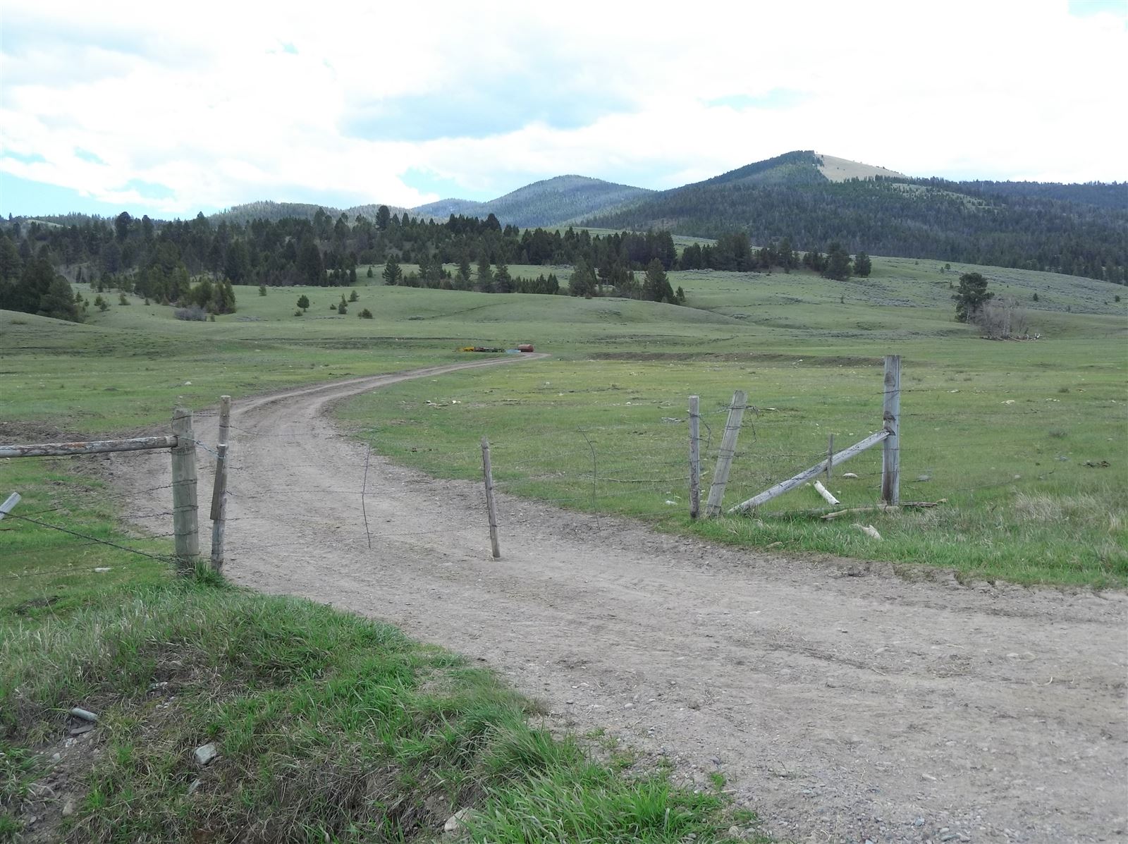 Locations Hub - Stemple Pass Road (Town to Kaczynski's Camp)