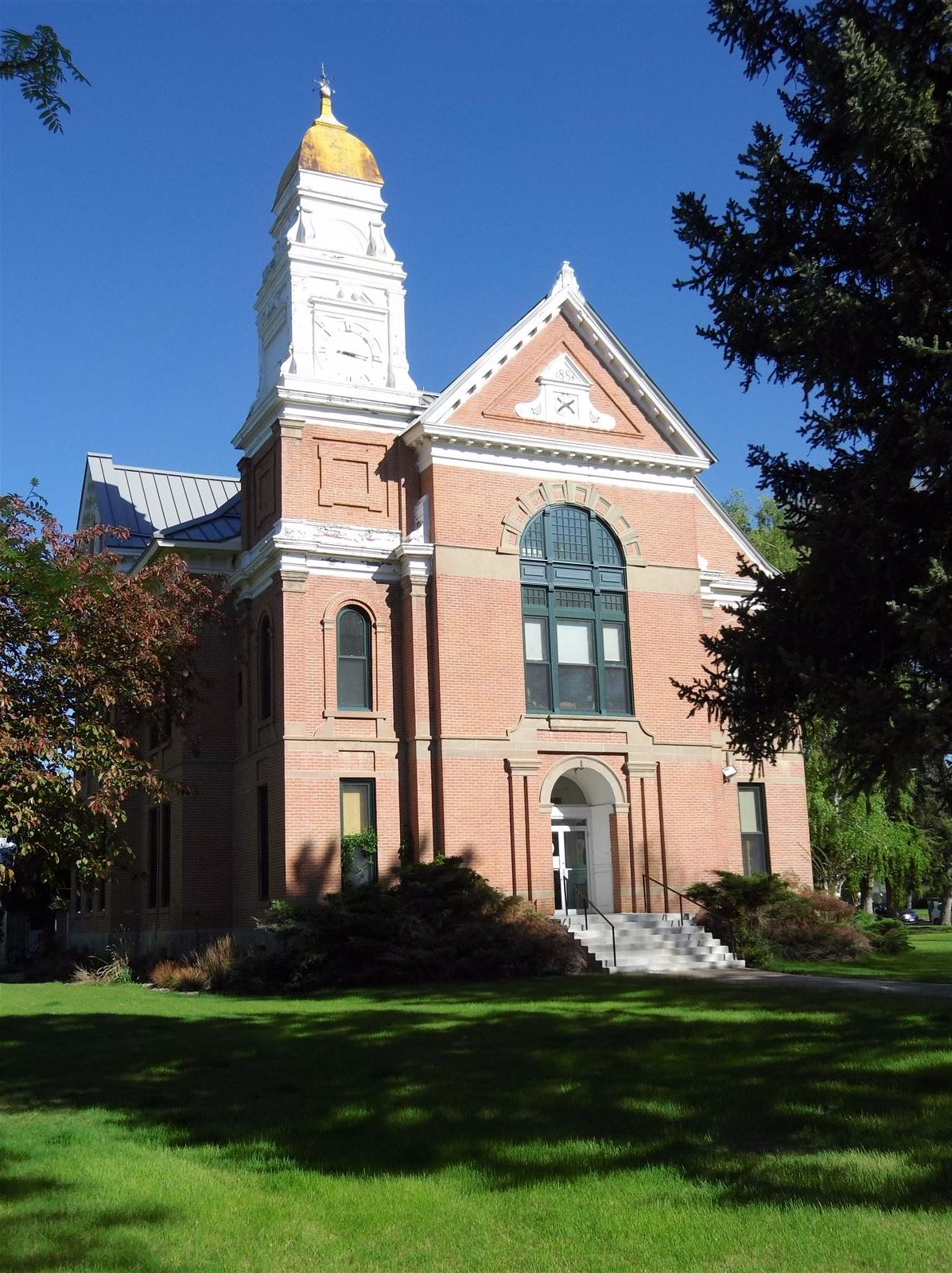 Locations Hub - Fort Benton (Chouteau County) Courthouse (5-11-17)