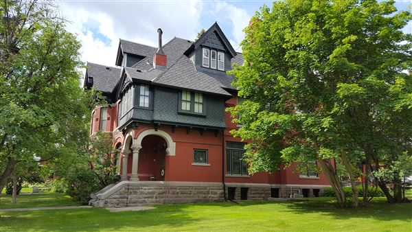 Locations Hub - Mansion Historic District (Helena)